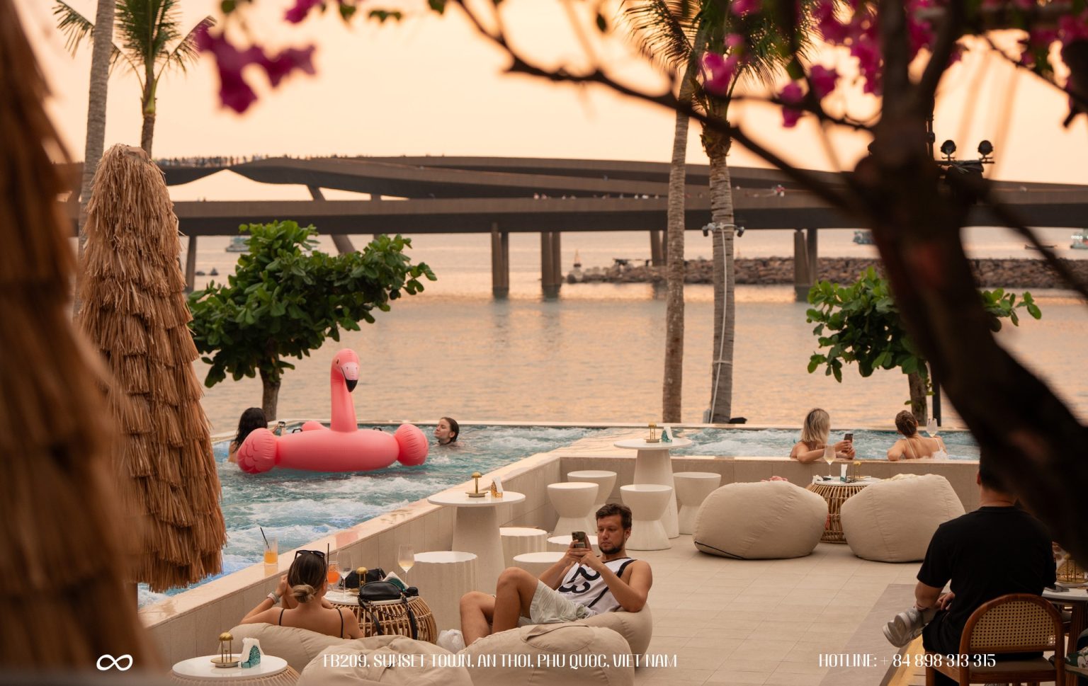 Loop Jacuzzi Bar - Sunset Town - Phú Quốc Map